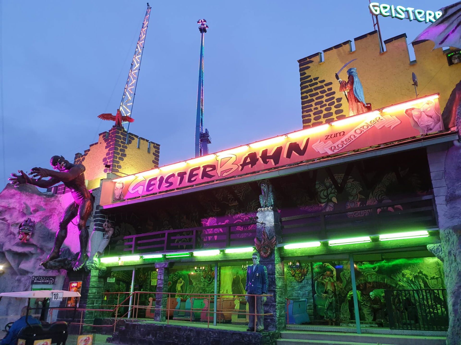 Das erwartet euch in den Geisterbahnen im Wiener Prater | 1000things