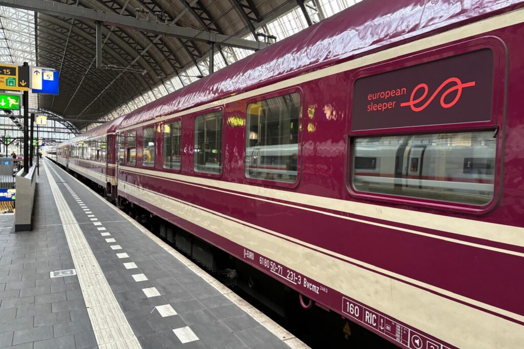 30 Tage, 199 Euro: Das ÖBB-Sommer-Upgrade für die 1. Klasse | 1000things